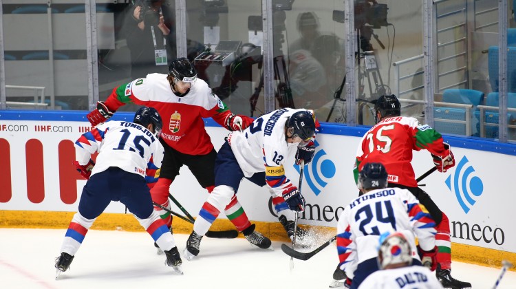 Hungary Opens World Championships with a loss